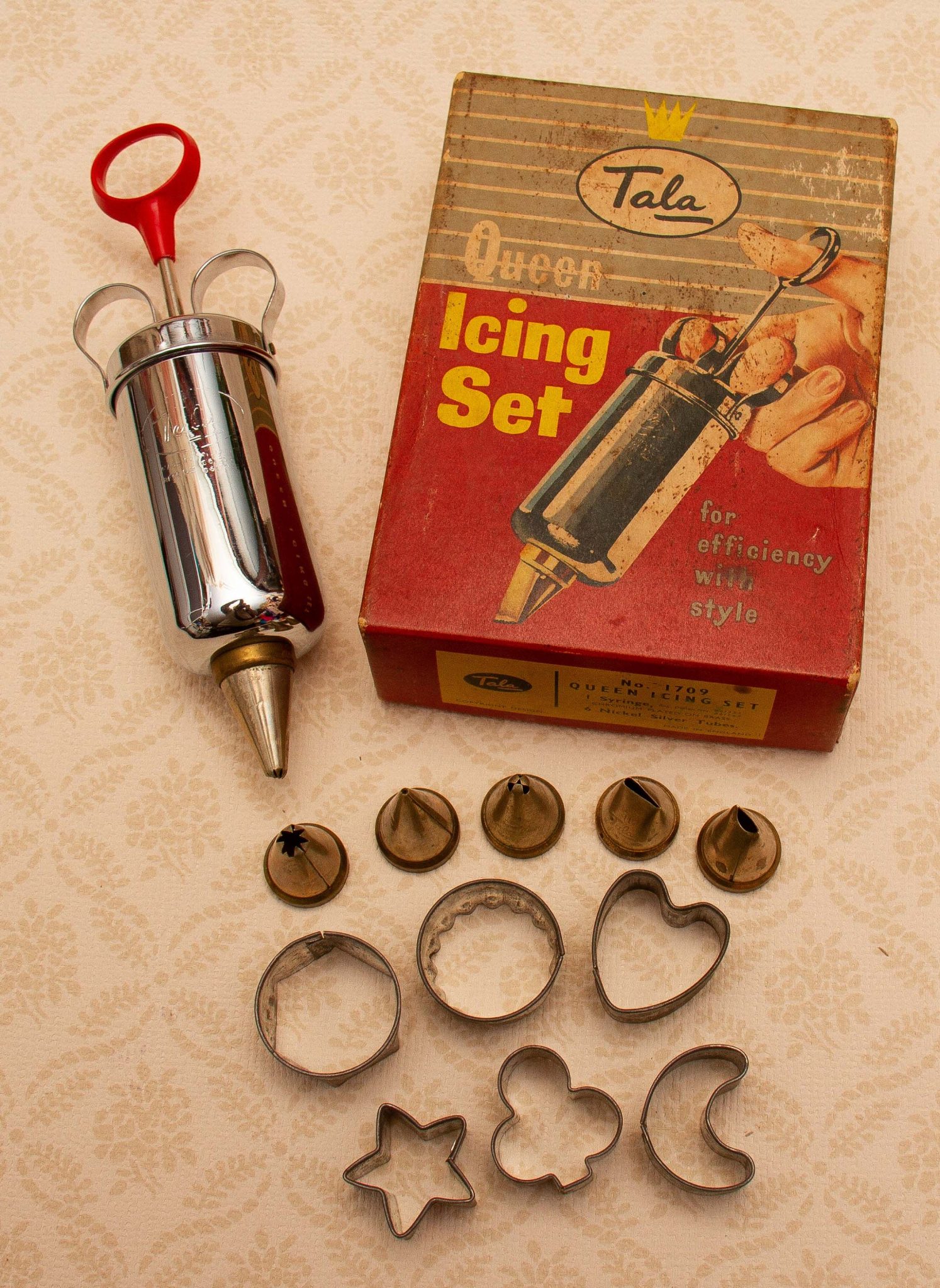 Vintage Tala Queen Icing Set Cake Decorating Mini Biscuit Icing Cutters ...