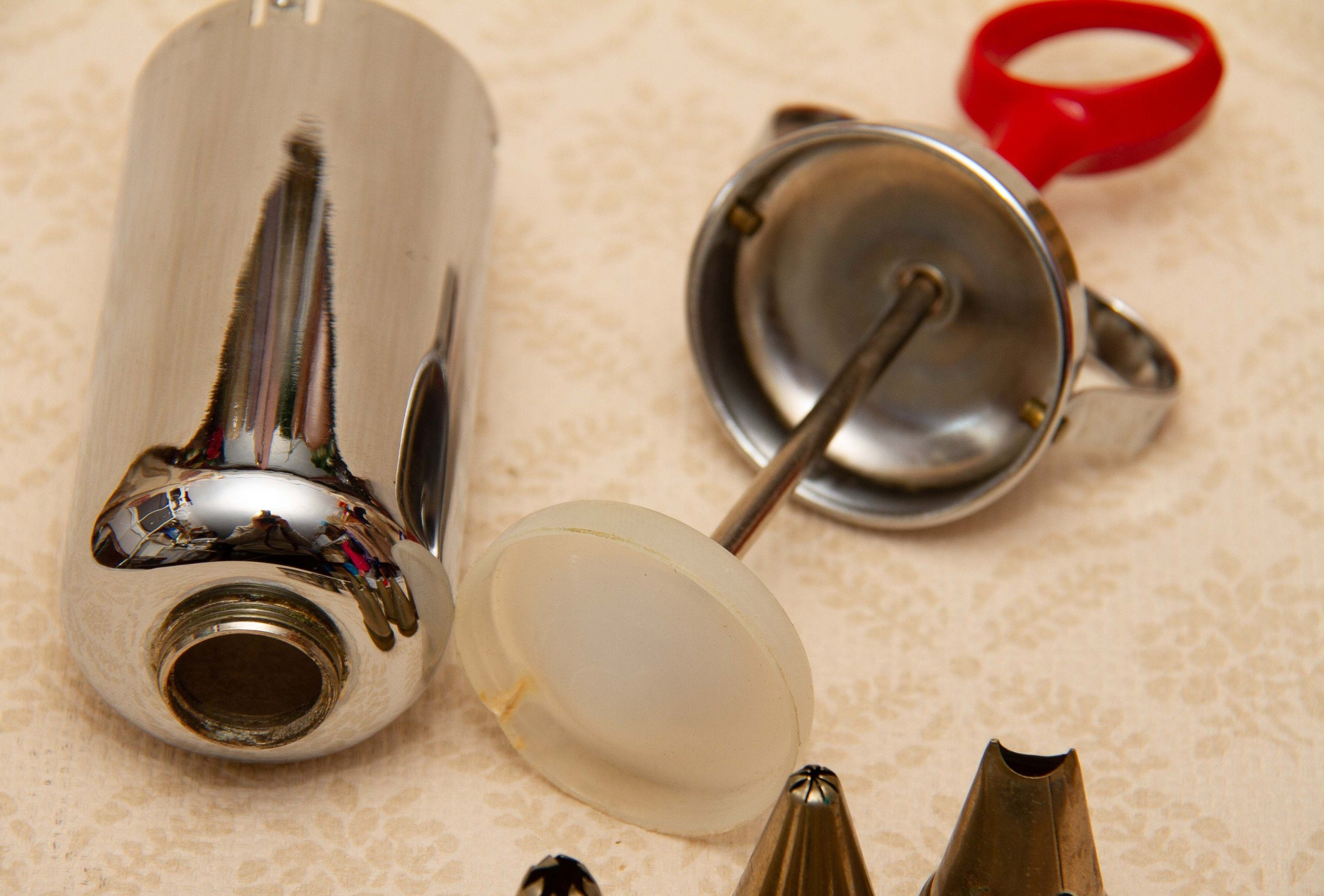 Vintage Tala Queen Icing Set Cake Decorating Mini Biscuit Icing Cutters ...