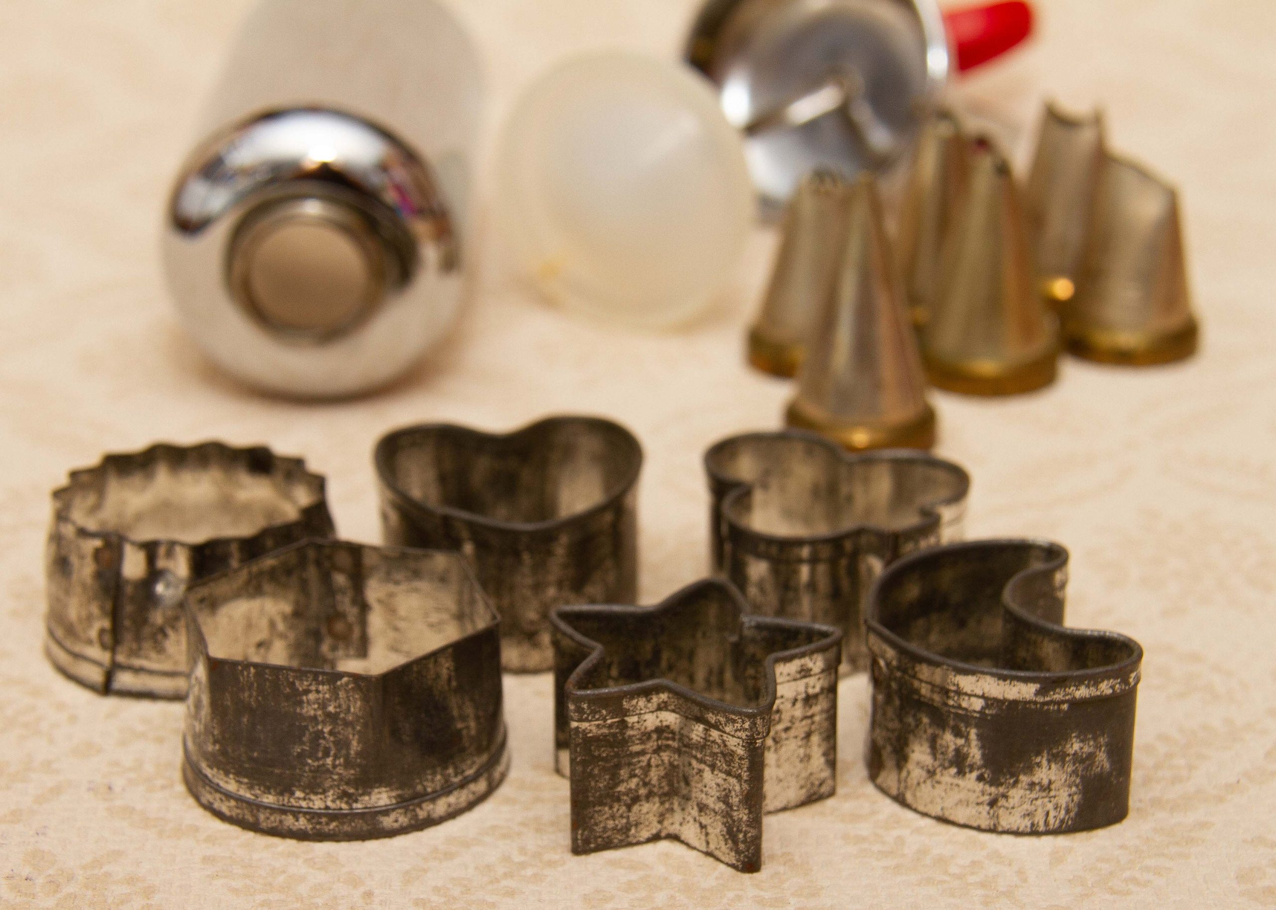 Vintage Tala Queen Icing Set Cake Decorating Mini Biscuit Icing Cutters ...